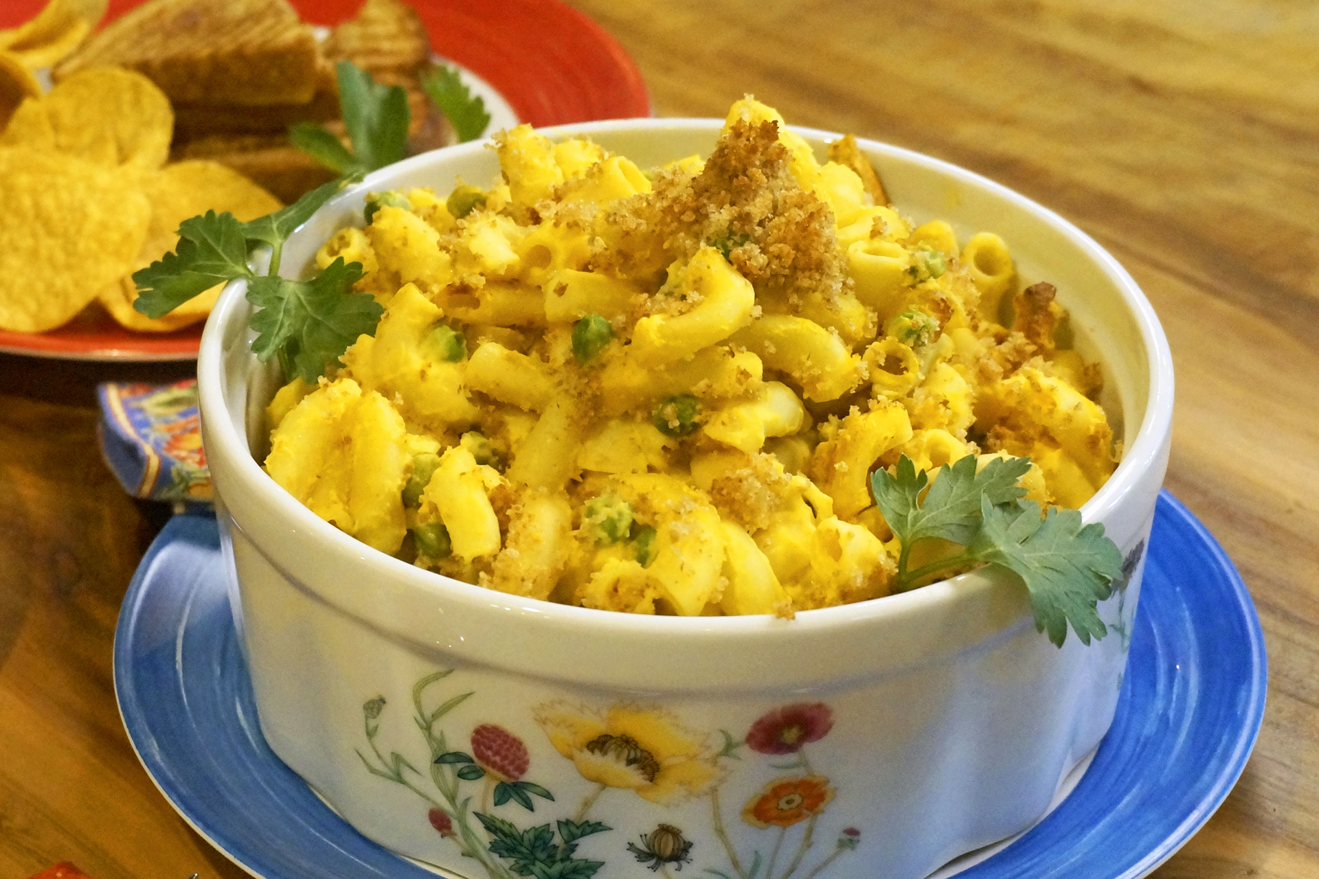 Mac 'n Peas Casserole with Vegan "Cheese" Sauce - Jazzy Vegetarian ...