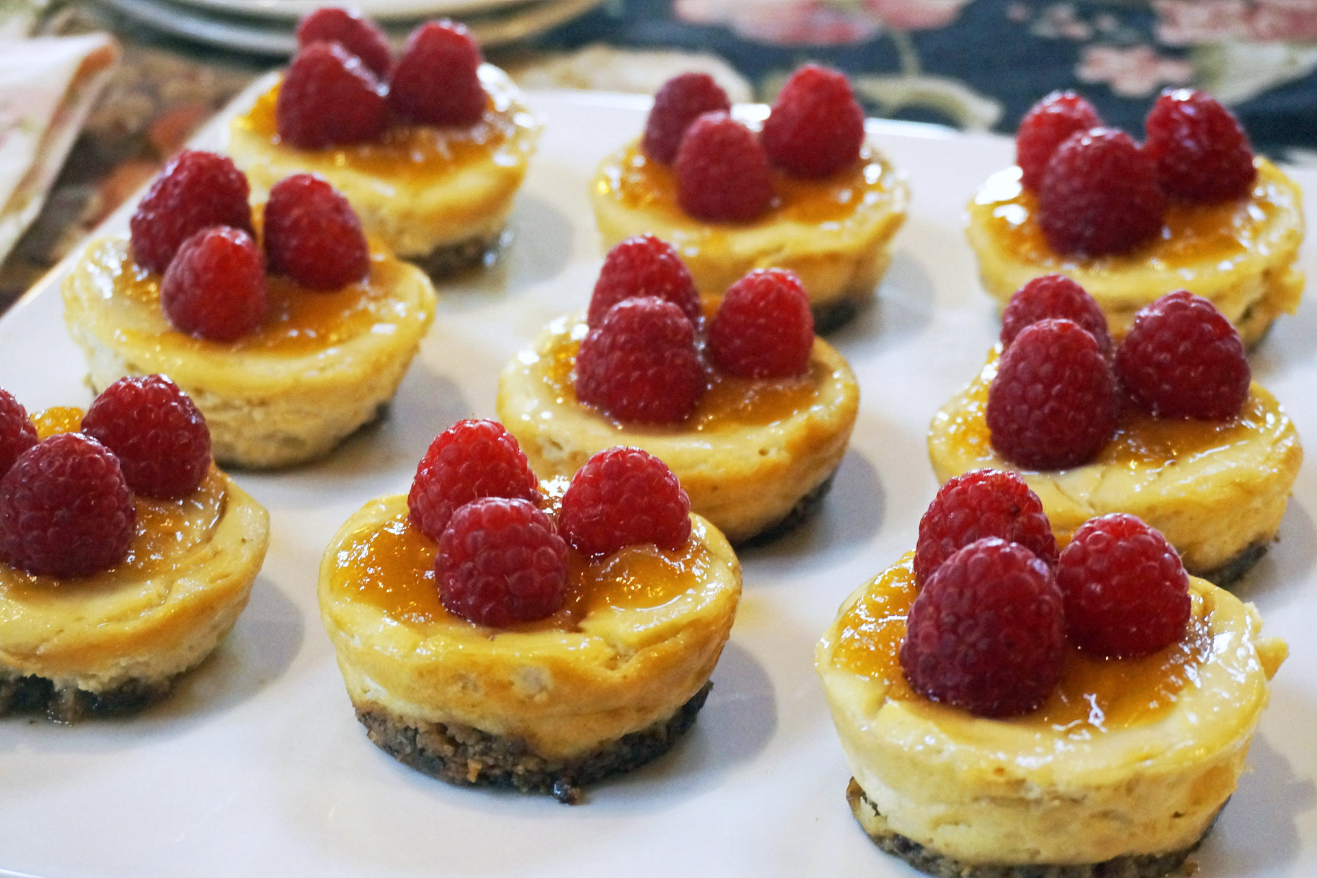 Mini Raspberry Cheeze-Cakes - Jazzy Vegetarian - Vegan and Delicious!