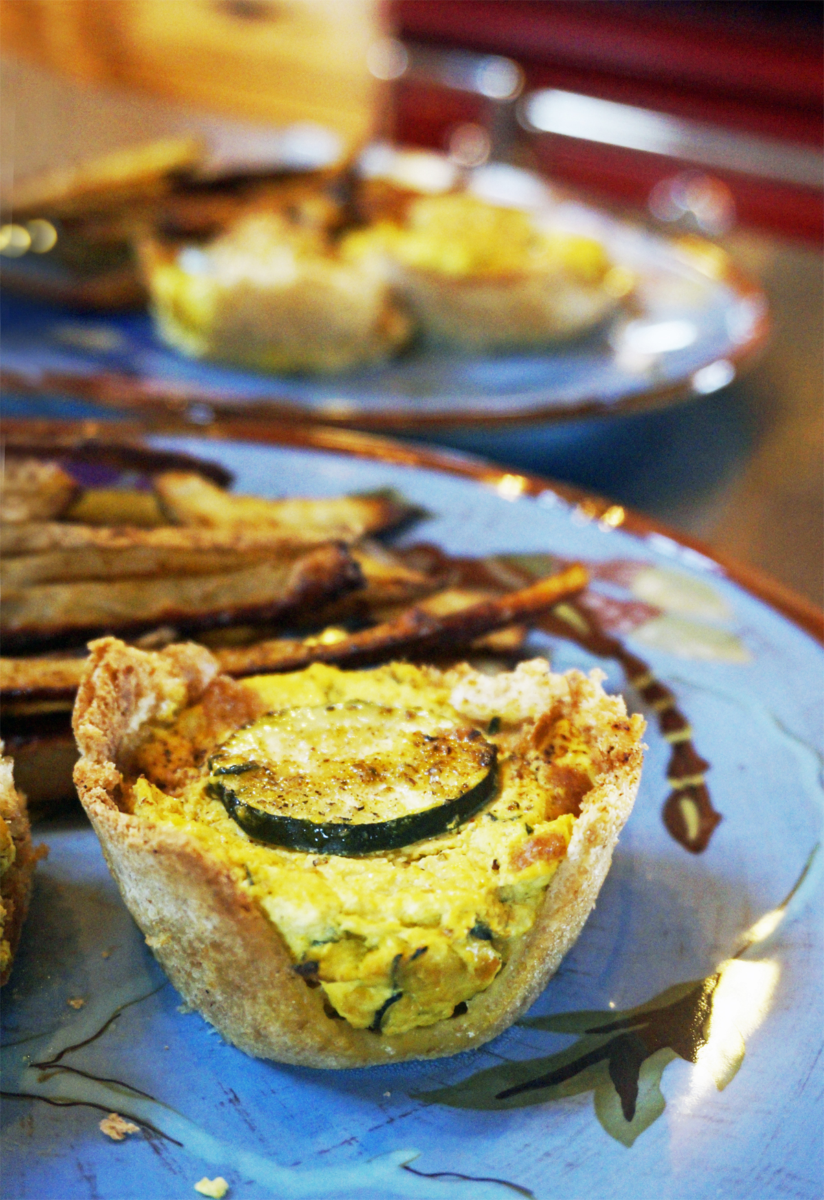 Cute Lil’ Vegan Zucchini Quiche Cups with Rustic Bread Crust - Jazzy ...
