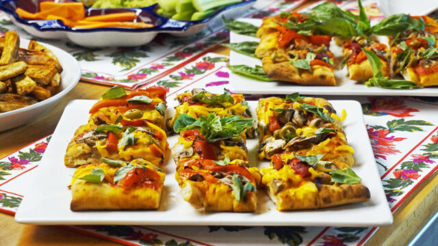 Flatbread Mini-Veggie Pizzas - Jazzy Vegetarian - Vegan and Delicious!